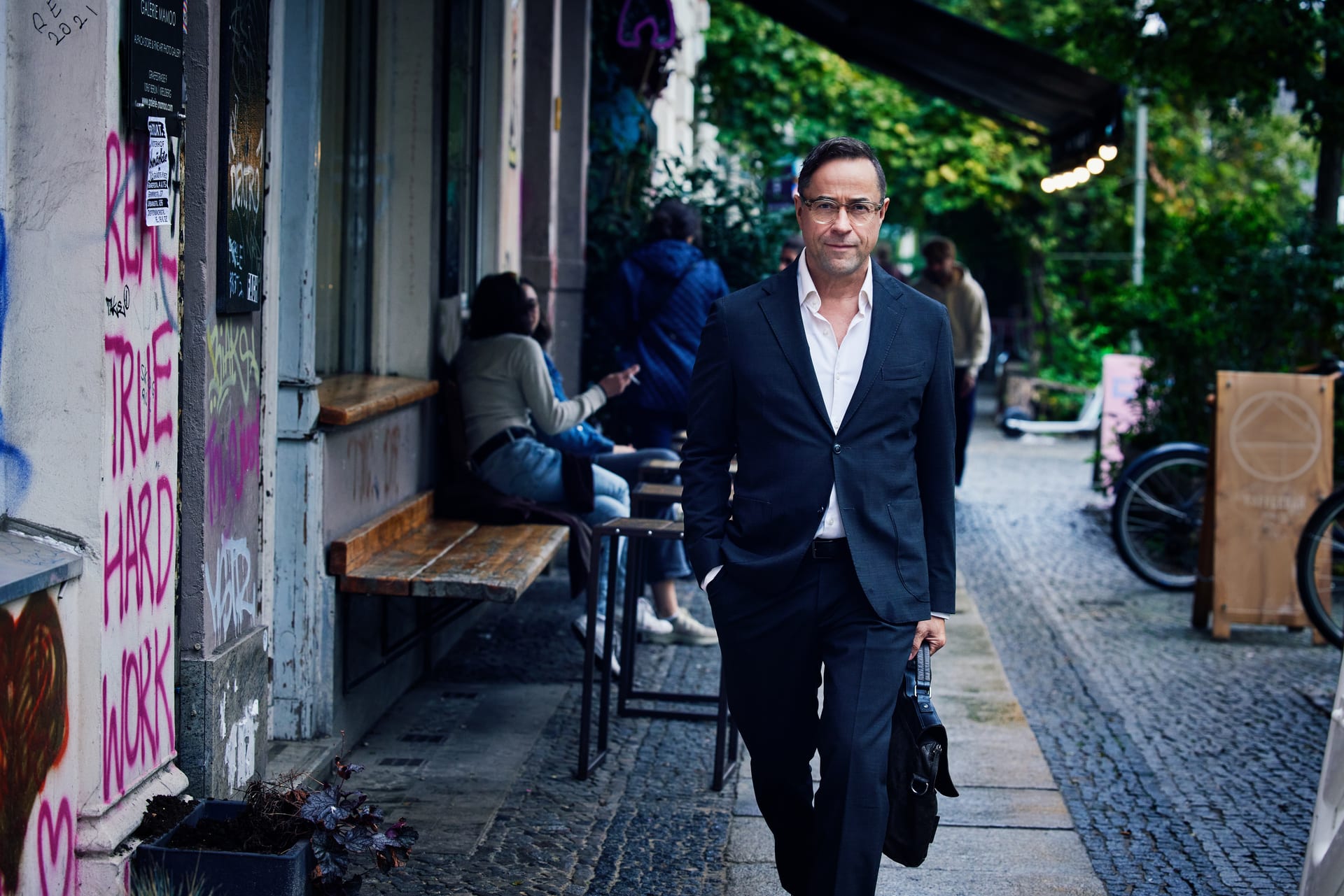 Mord, Flucht und dunkle Geheimnisse: Jan Josef Liefers ermittelt in ...